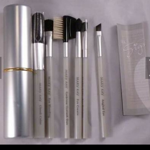 Mary Kay | Makeup | New Mary Kay Brush Set In Silver Tube 5piece ...